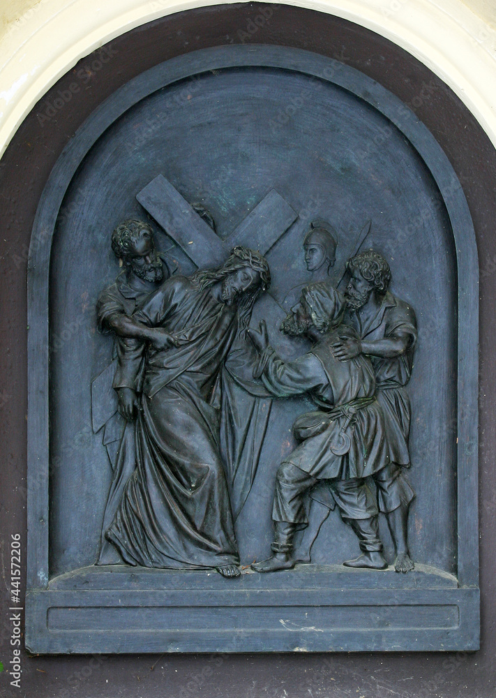5th Stations of the Cross, Simon of Cyrene carries the cross, St Francis Xavier's Church in ...