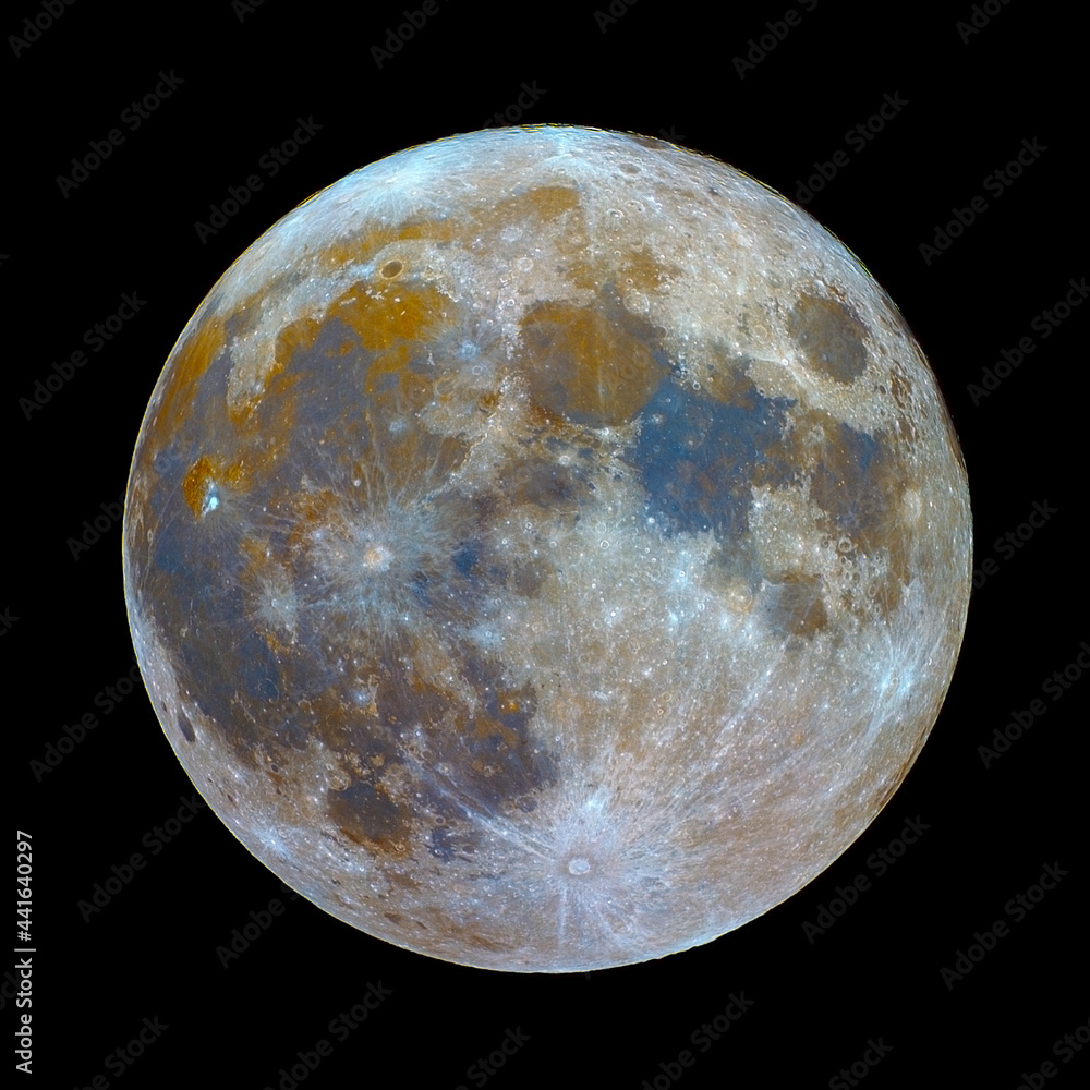 Foto de Full mineral Moon phase with its natural colors, from red to ...