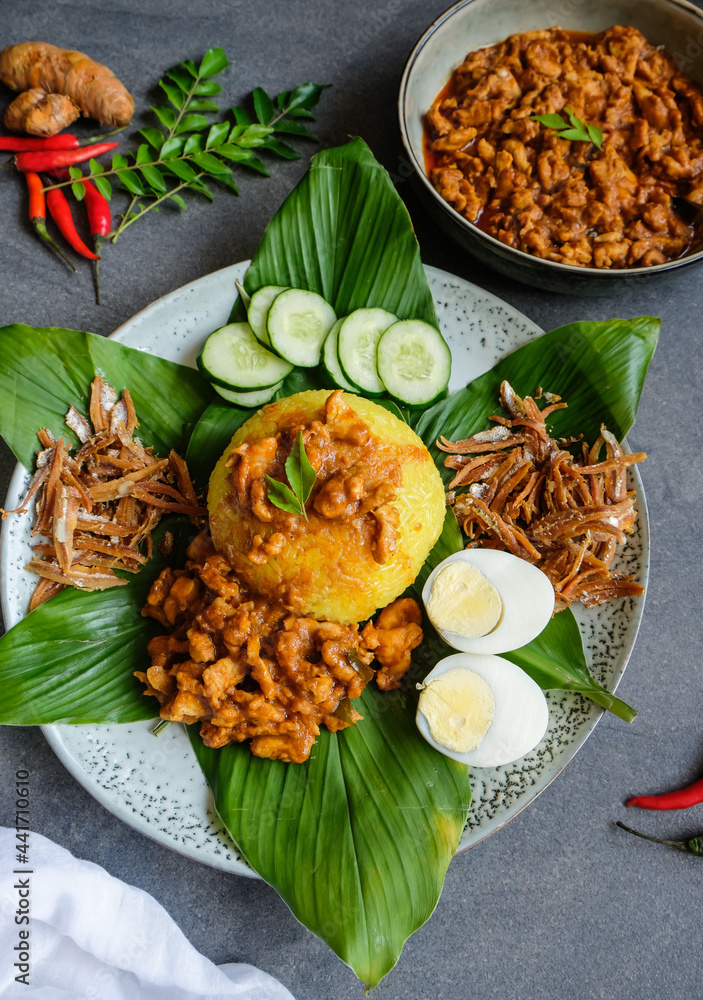 Traditional Malaysian Peranakan cuisine / Nasi Kunyit aka Turmeric ...