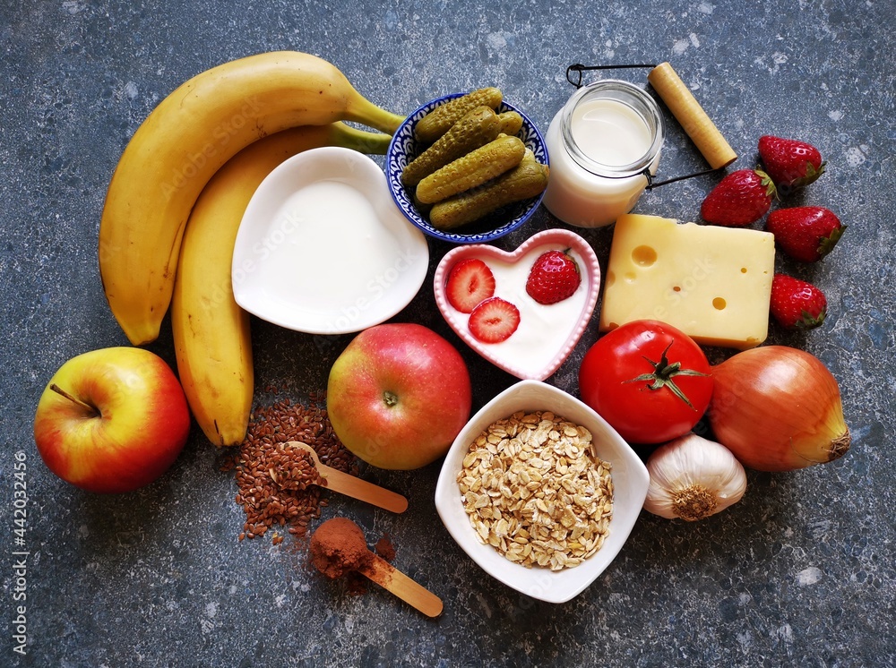 Foods high in probiotics and prebiotics. Natural food sources of ...