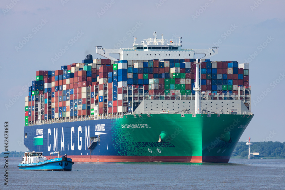 Fotka „Stade, Germany - June 25, 2021: One of nine sister ships and ...