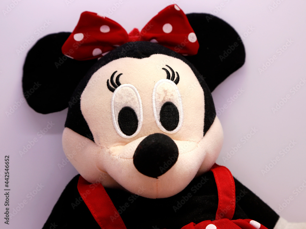 Foto de Minnie Mouse plush doll. Toy. Cartoon characters from Walt ...