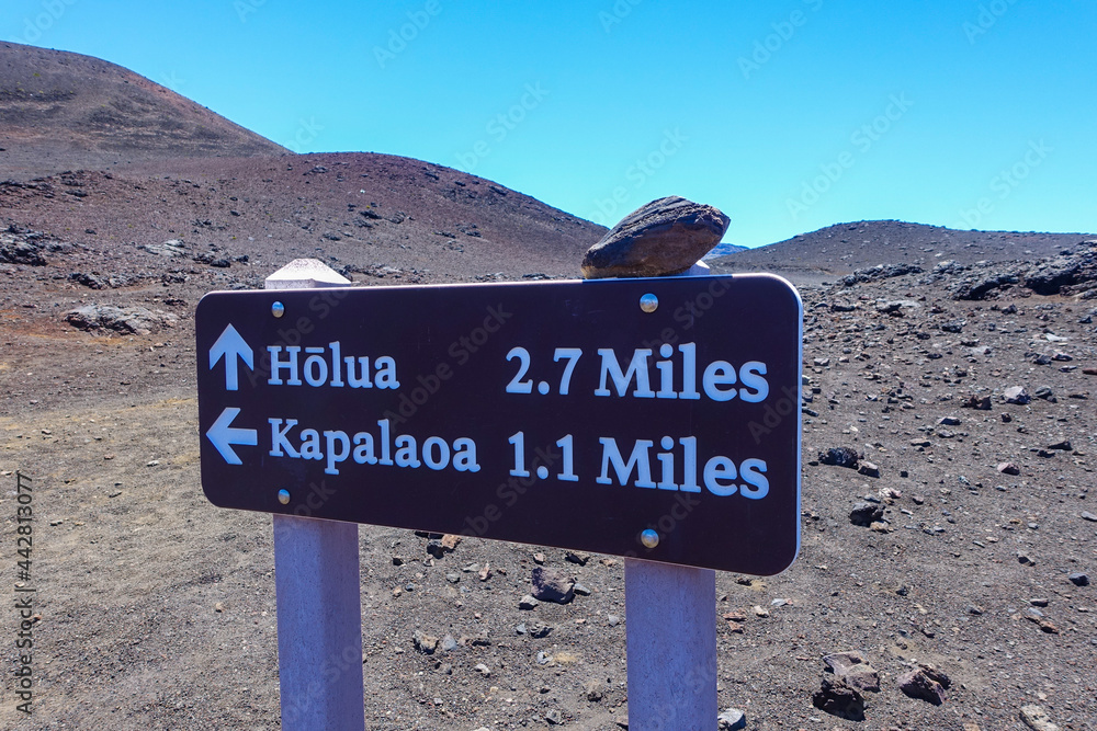 Hiking in the crater / Dormant volcano, Haleakala National Park, Maui ...