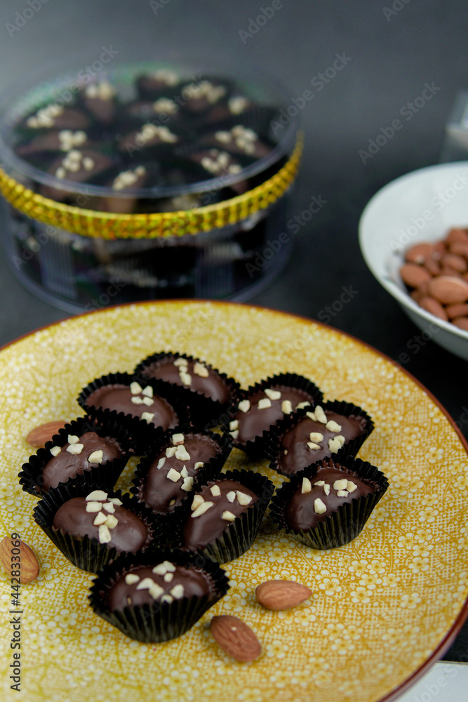 Malaysian Kuih Raya called Almond London. Popular kuih raya on Hari ...