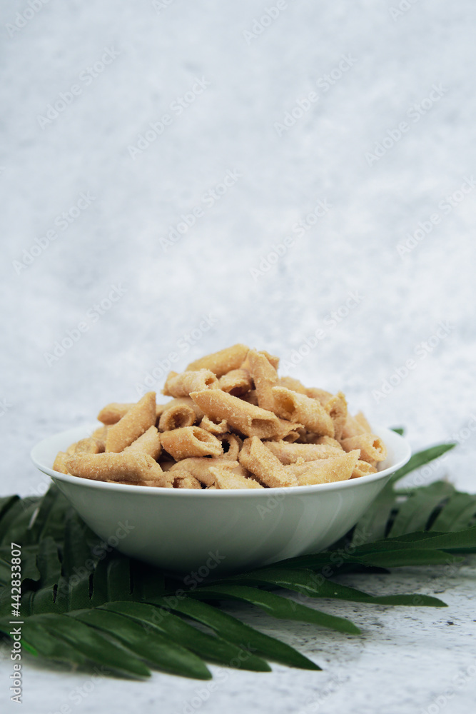 Malaysian Kuih Raya called Crunchy Popia Nestum. Popular kuih raya on ...