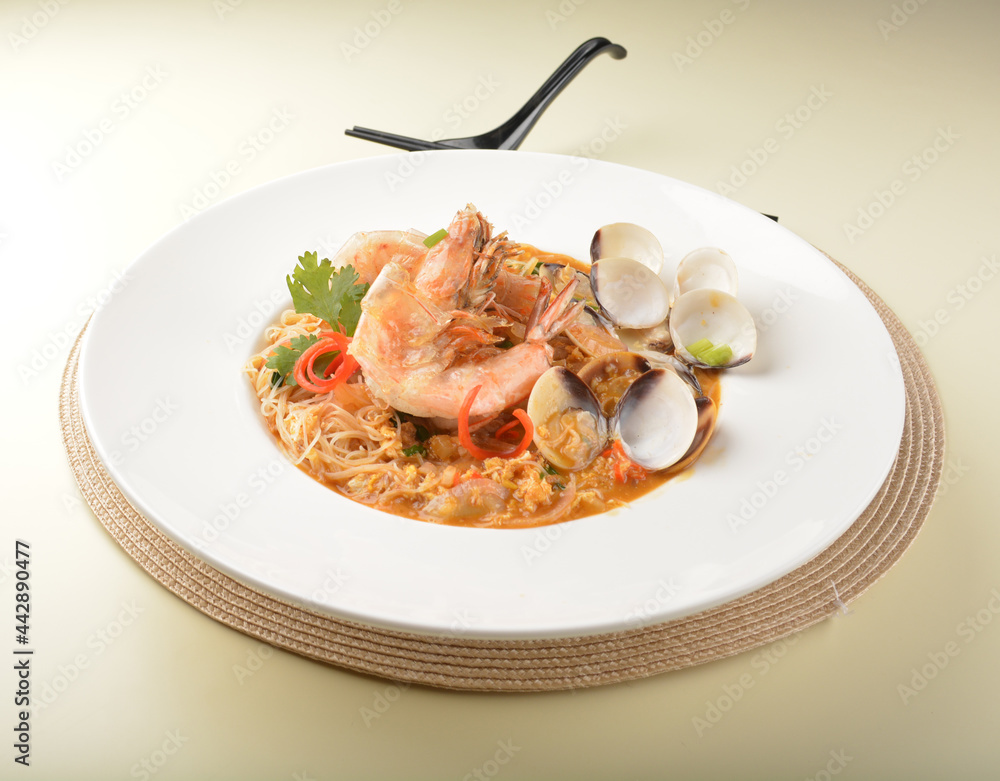 stir fried dry bee hoon mee noodle with mixed seafood lala shell and ...