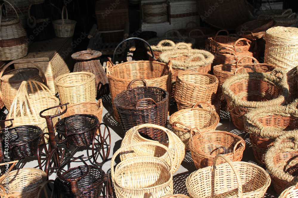 artesanias en mimbre de la ciudad de Chimbarongo, Chile Stock Photo ...