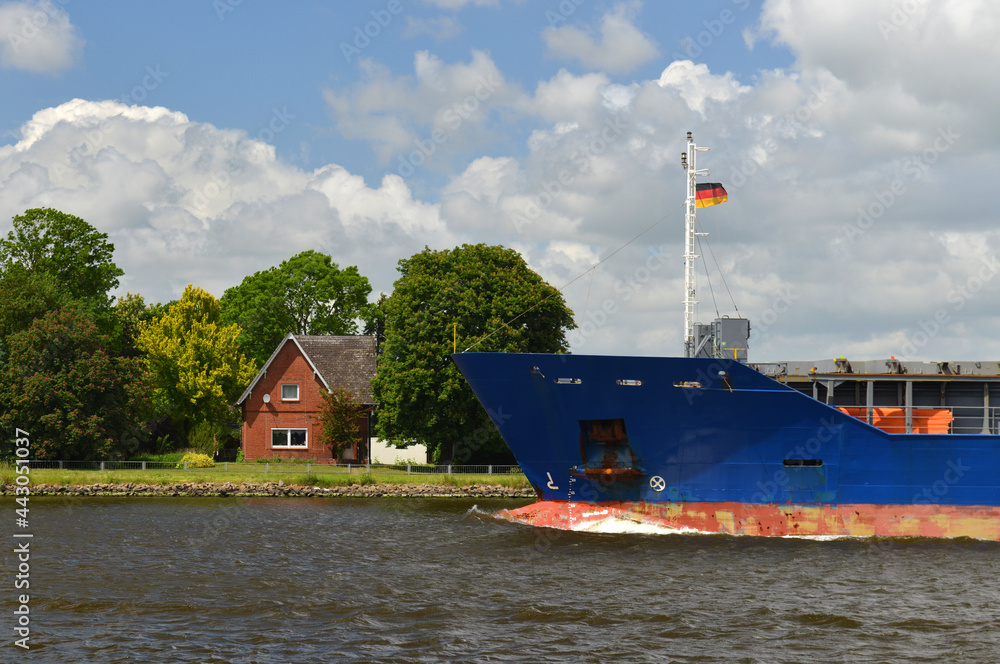 Schiff im Nord-Ostsee-Kanal Stock Photo | Adobe Stock