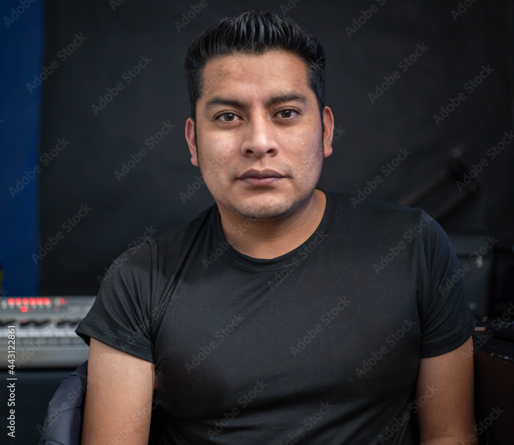 Retrato hombre mestizo, rostro latino ecuatoriano Stock Photo | Adobe Stock