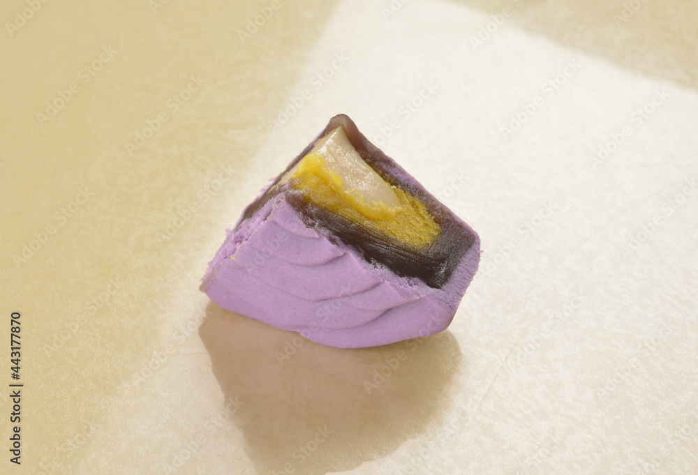 traditional healthy no oil baked yam taro lotus paste mooncake with ...