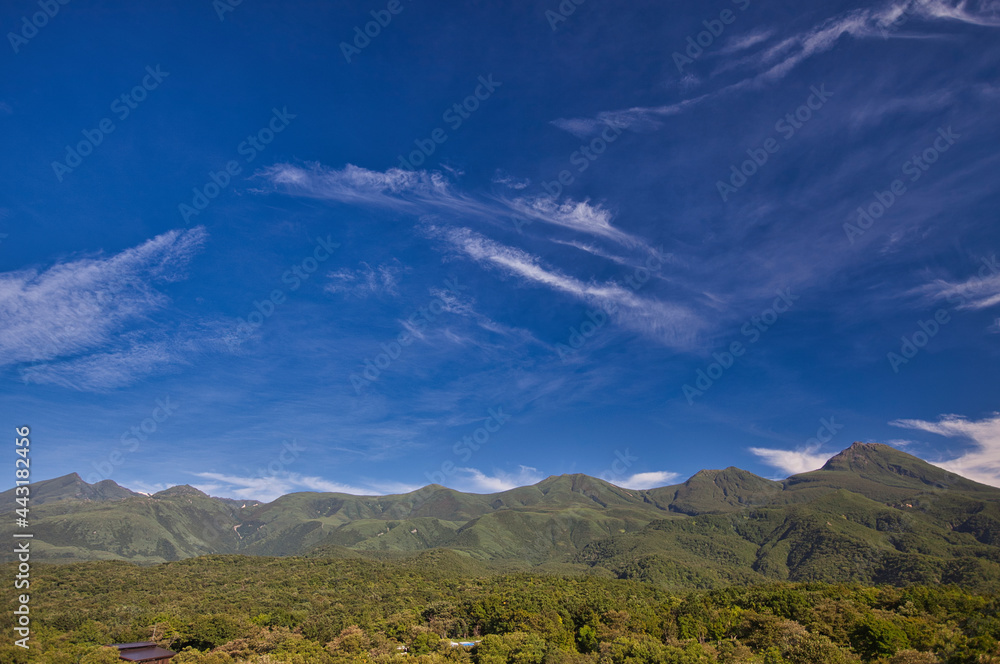 Mt.Rausu, Shiretoko Peninsula, world Heritage 真夏の知床半島、羅臼岳登山 Stock Photo ...