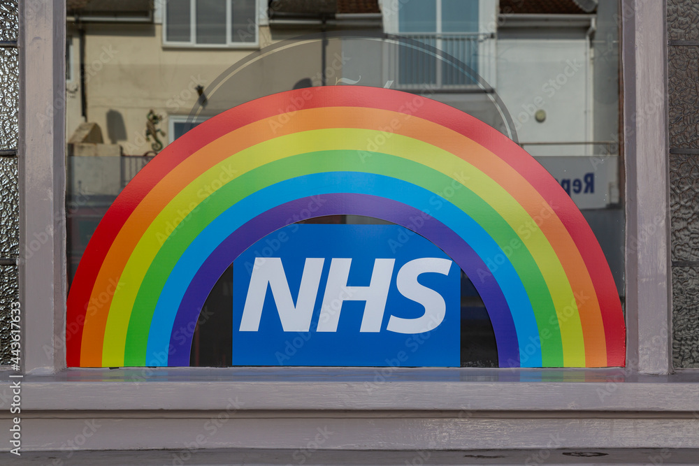 09/29/2020 Portsmouth, Hampshire, UK A rainbow and NHS sign in the ...