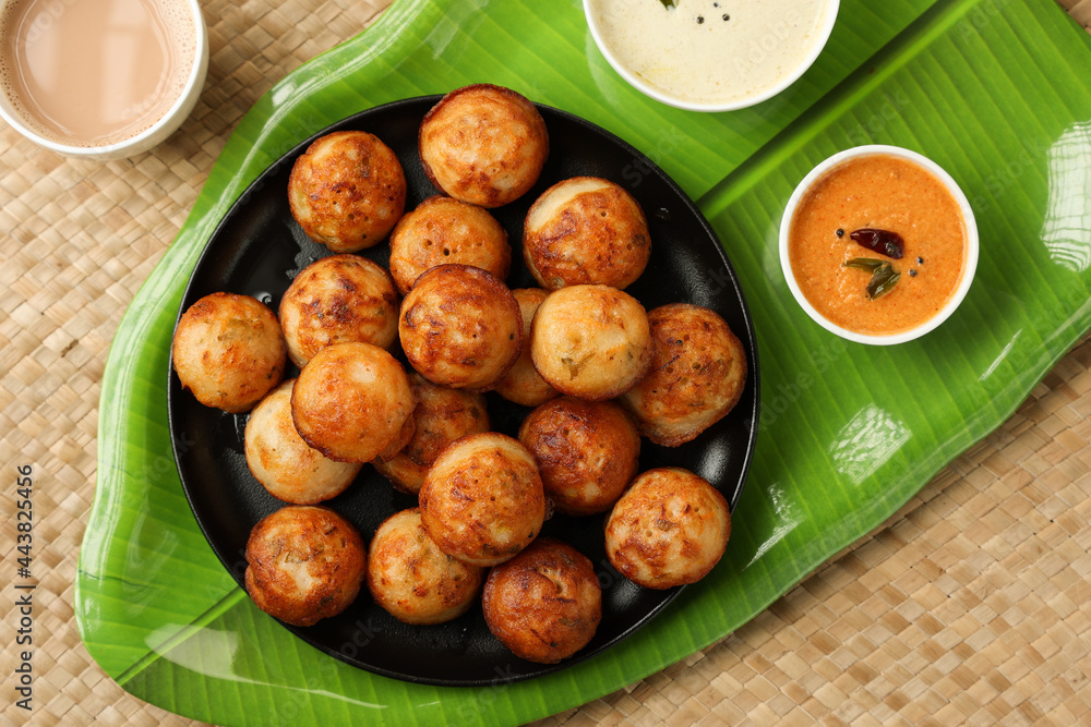 Paniyaram, Kuzhi paniyaram Gunta ponganalu paddu, guliyappa made of ...