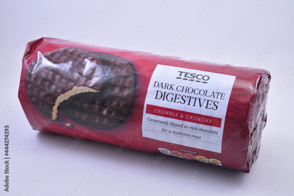 Tesco dark chocolate digestives in Manila, Philippines Stock-Foto ...