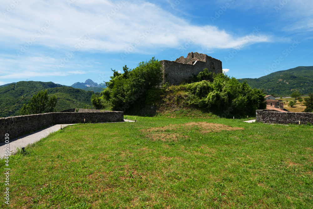 La Fortezza di Mont’Alfonso è uno dei monumenti architettonici più ...
