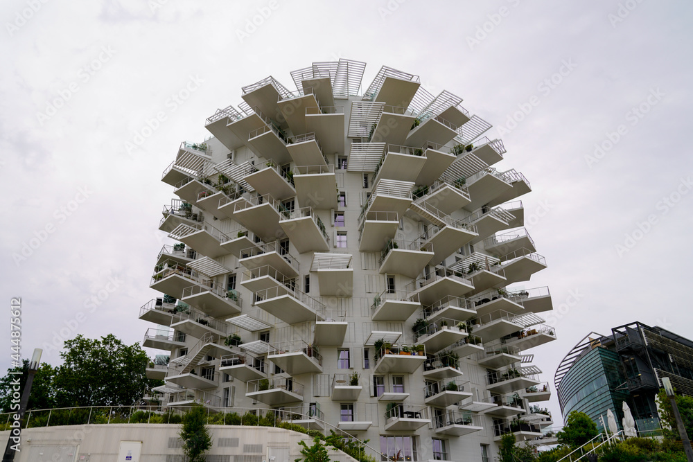Montpellier L’Arbre Blanc design white tree tower by japan architect ...