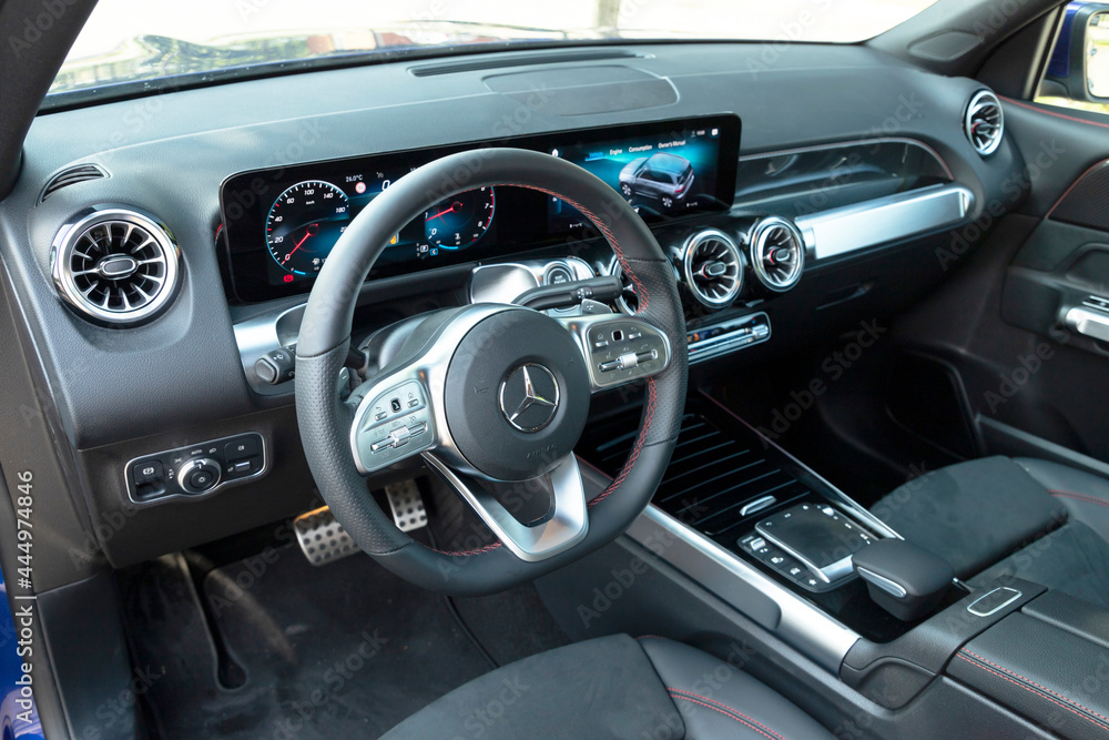Mercedes-Benz GLB 200 is a five-door compact luxury crossover SUV ...