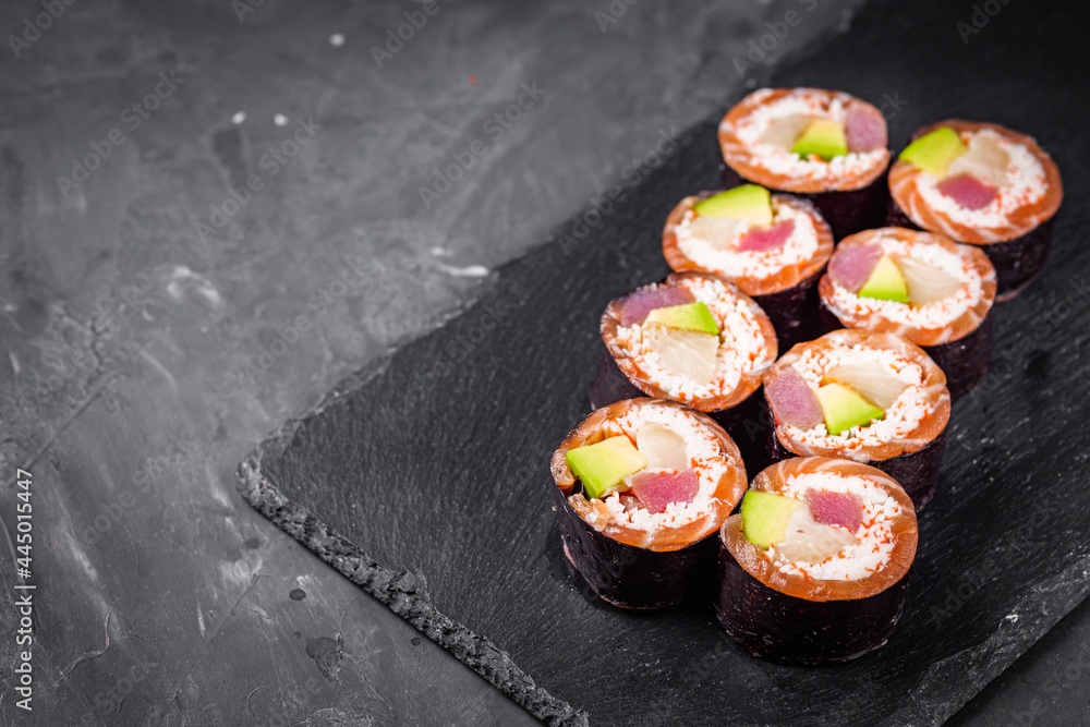 Escolar Sushi Roll