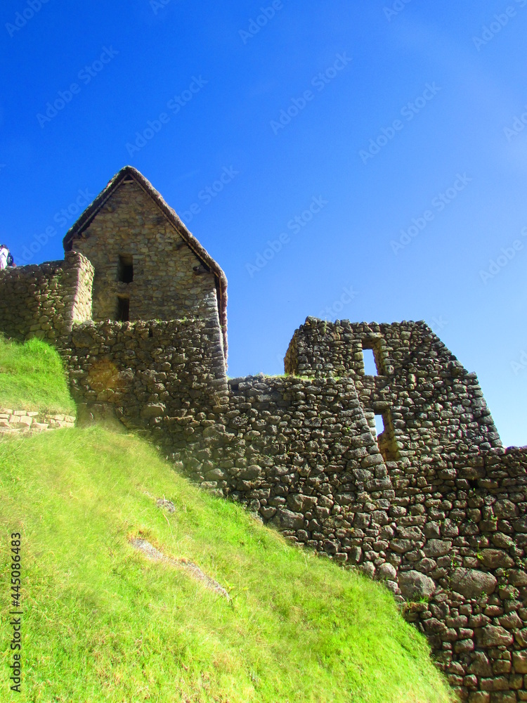 Explorando las Ruinas de Machu Picchu, Maravilla del Mundo, Perú. Stock ...