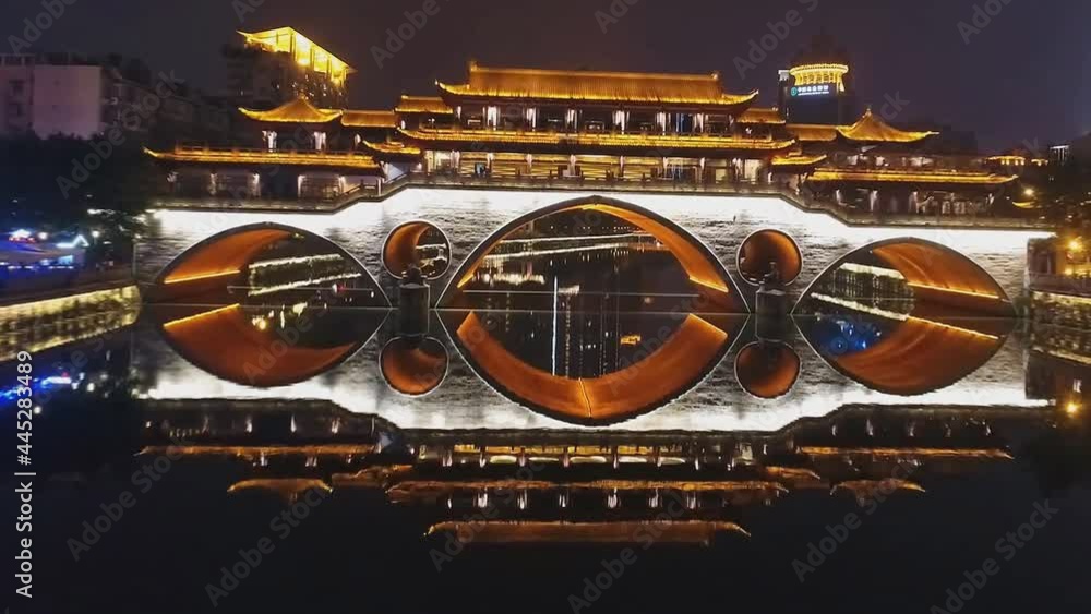Video Stock CHENGDU, CHINA: A handsome bridge with flying eave roofs ...