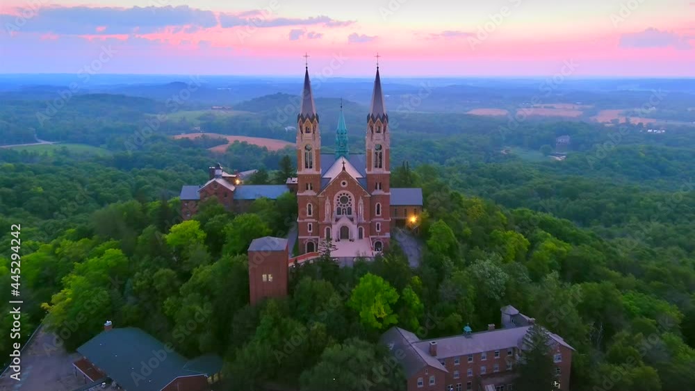 Holy Hill Basilica, quiet beauty and soaring architecture in the ...