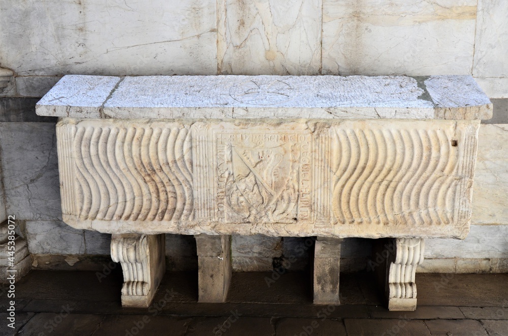 Tomb sculptures in the Monumental Cemetery at the Leaning Tower of Pisa ...