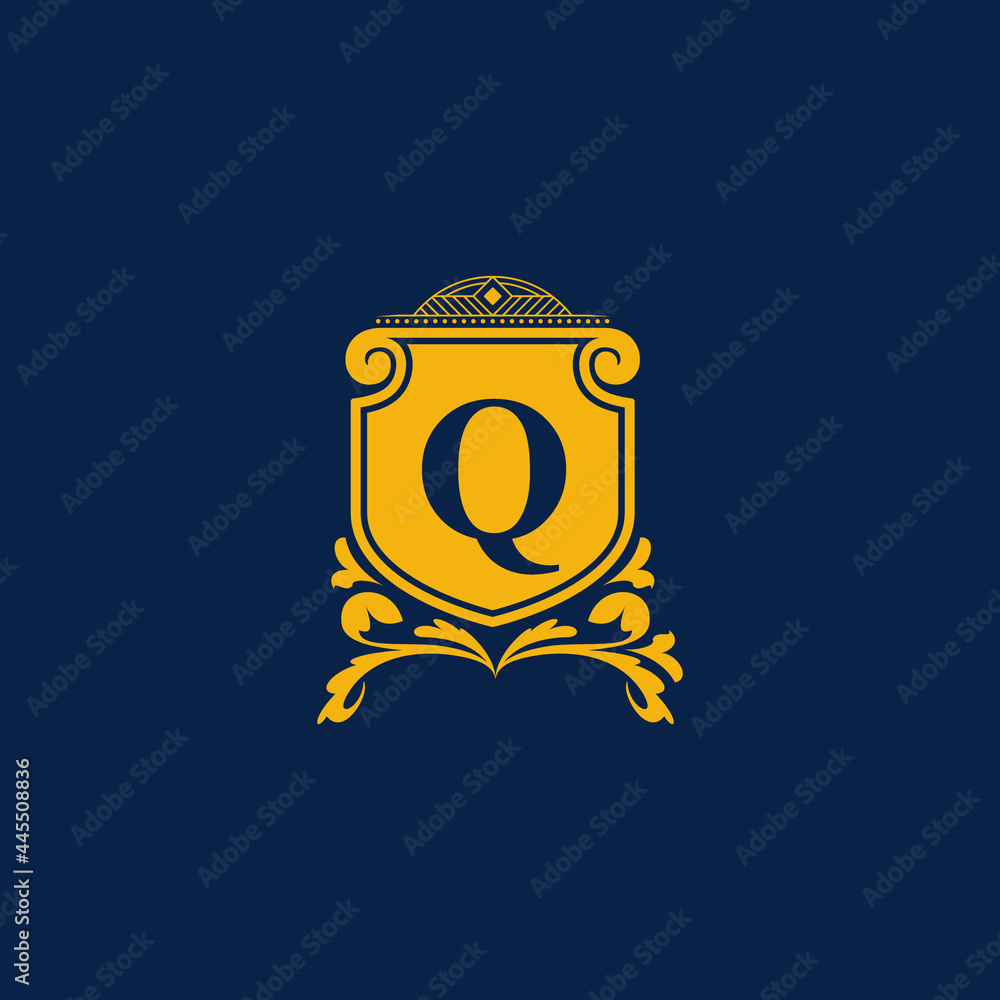 Q Letter Initial with Royal Template. Elegant with crown logo vector ...