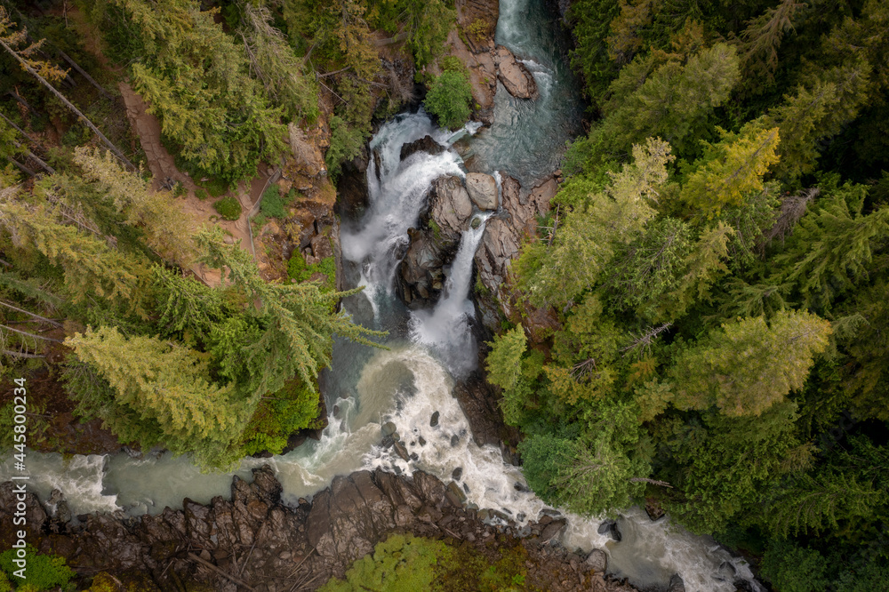 Foto de Aerial View of Nooksack Falls seen in the Cascade Mountains of ...