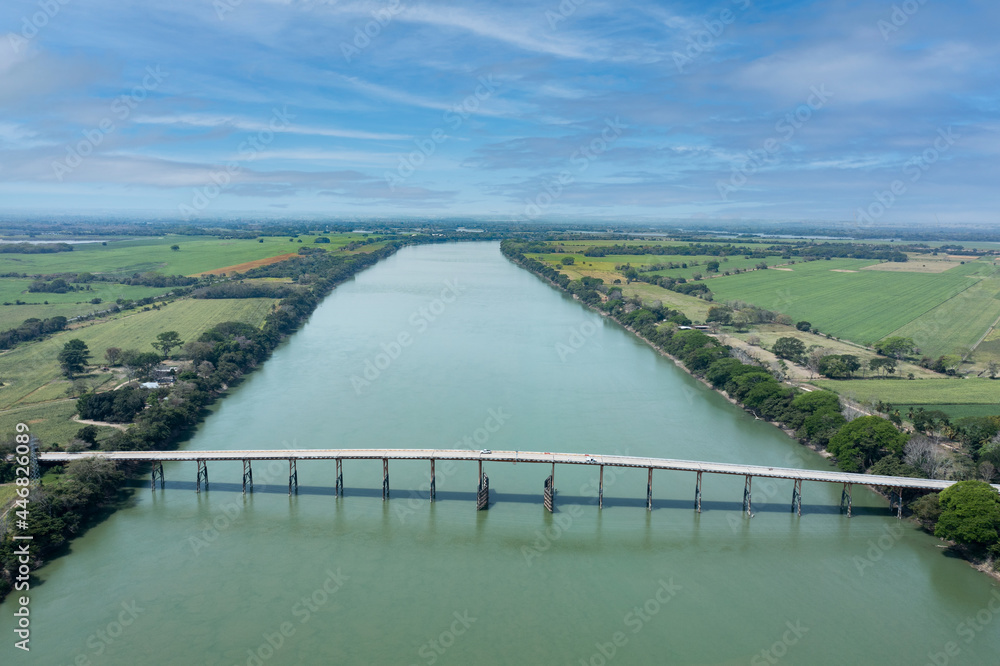 Foto de Toma de Puente Balancán Tabasco México do Stock | Adobe Stock