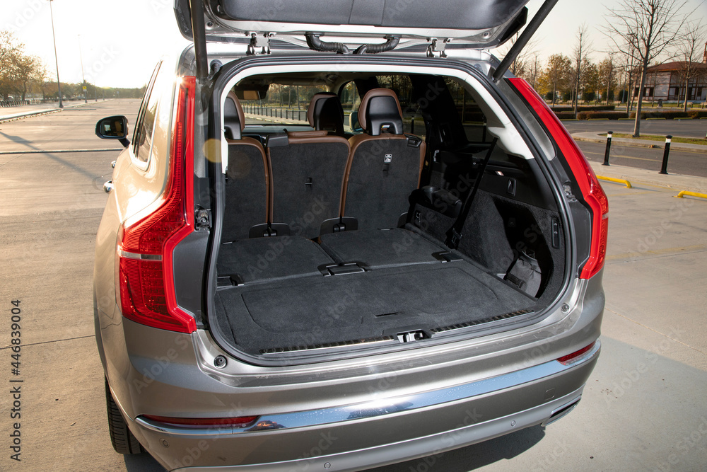 Volvo XC90 B5 is a mid-size luxury crossover SUV manufactured and ...