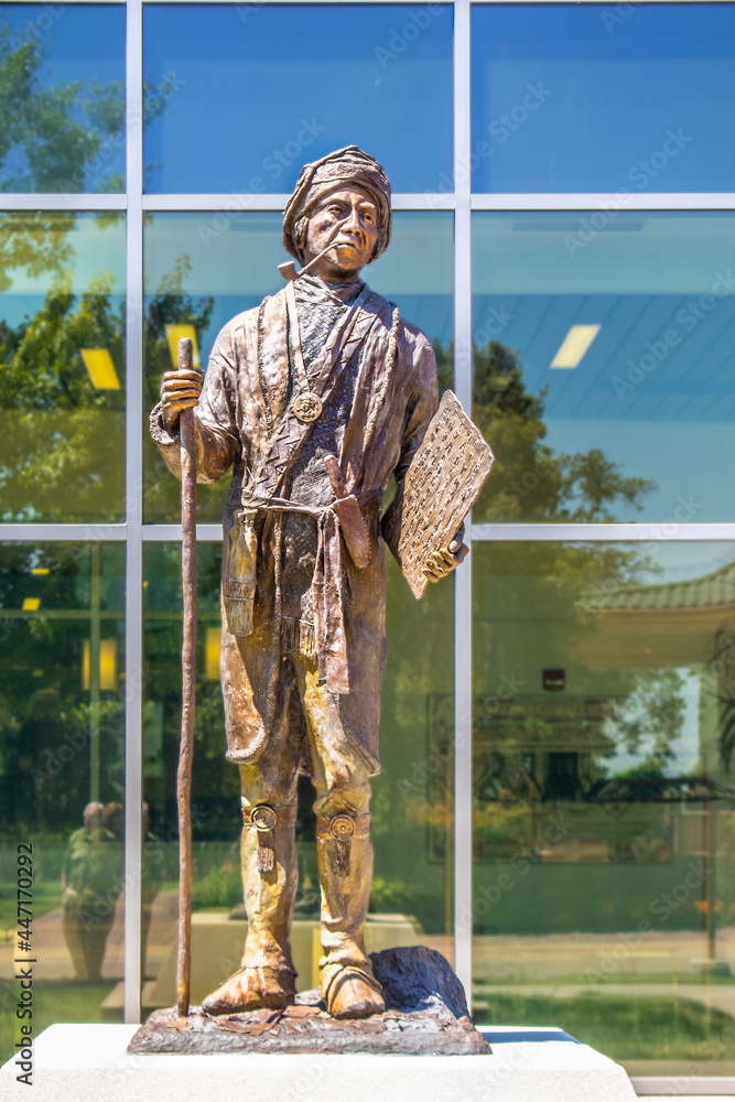 2021_04_30 Tulsa USA - Statue of Sequoyah or George G⁬ist in Nartive ...