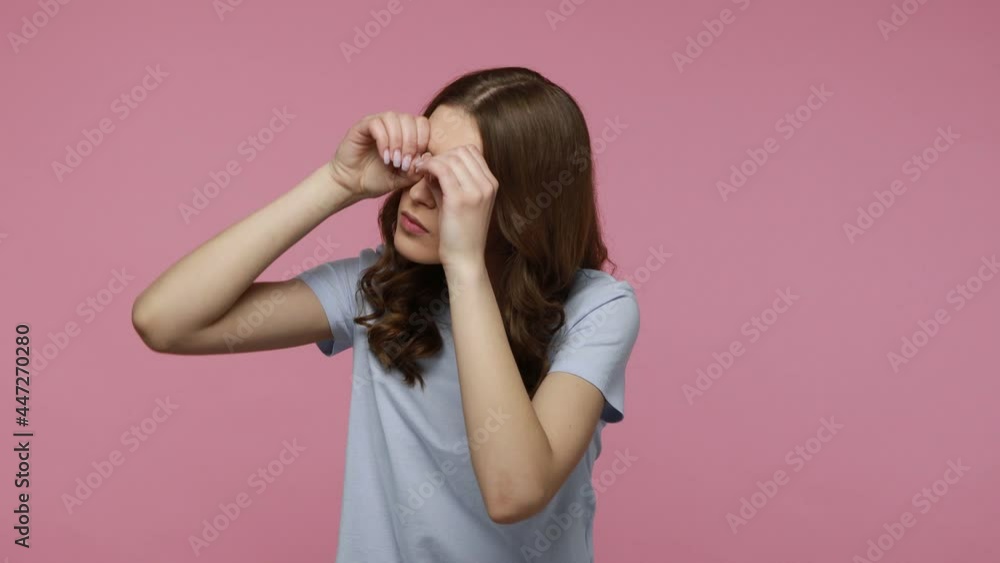 Portrait of teenager girl observing horizon, peering into distance ...