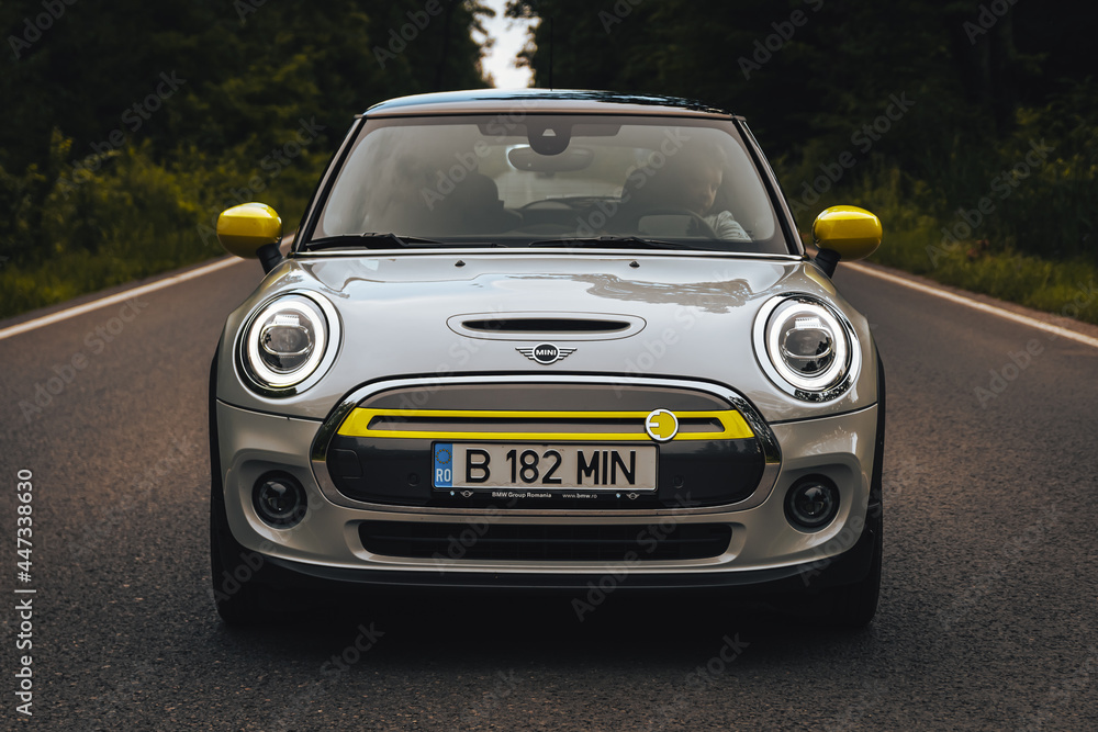 Mini Cooper S E, the first full electric Mini Cooper, front end, grill ...