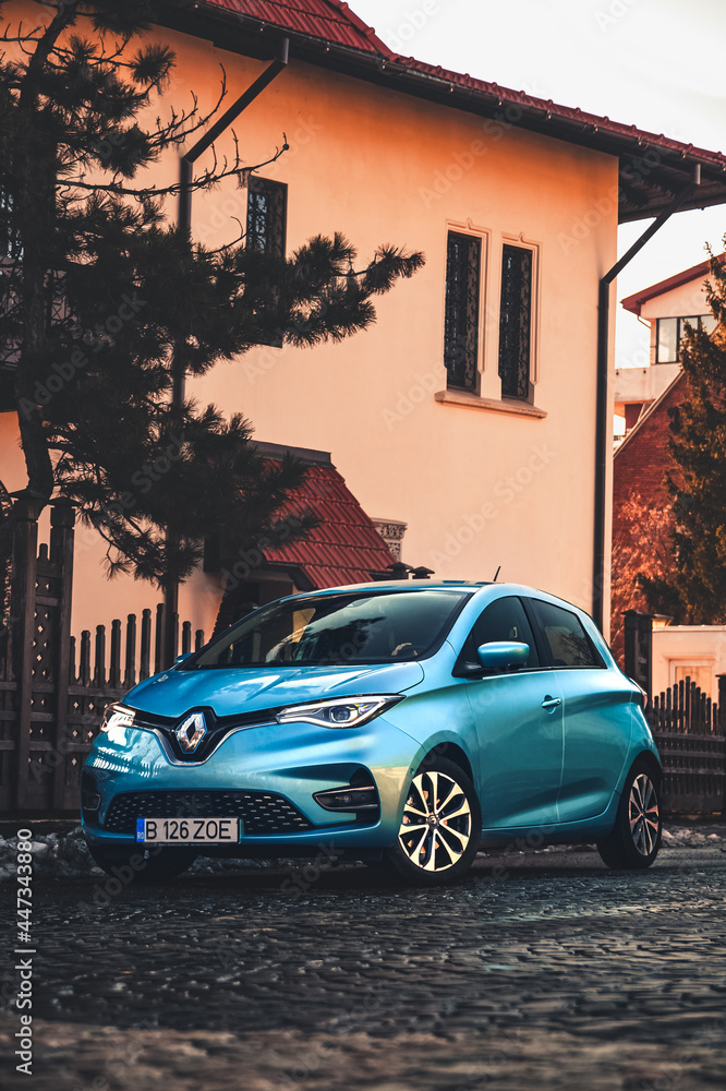Renault Zoe full electric vehicle front end, grill, headlights and ...