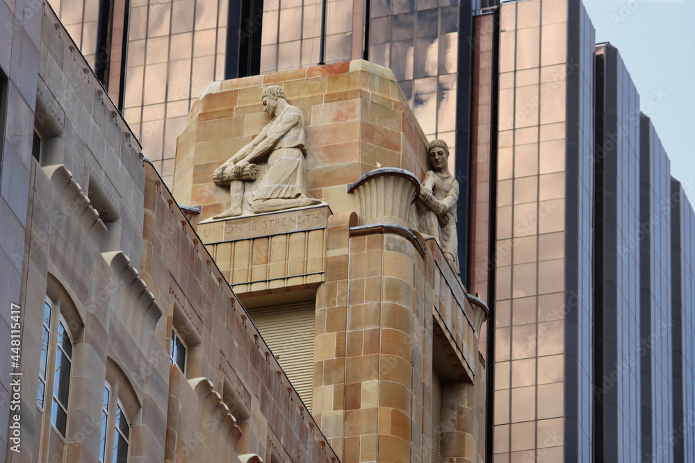 Póster Pictured is the relief sculpture on the corner tower, of the MLC ...