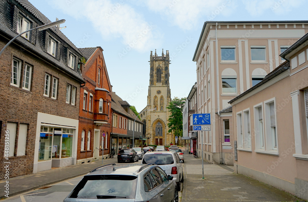 Foto de Oelde, Innenstadt mit Blick auf die markante St. Johannes ...