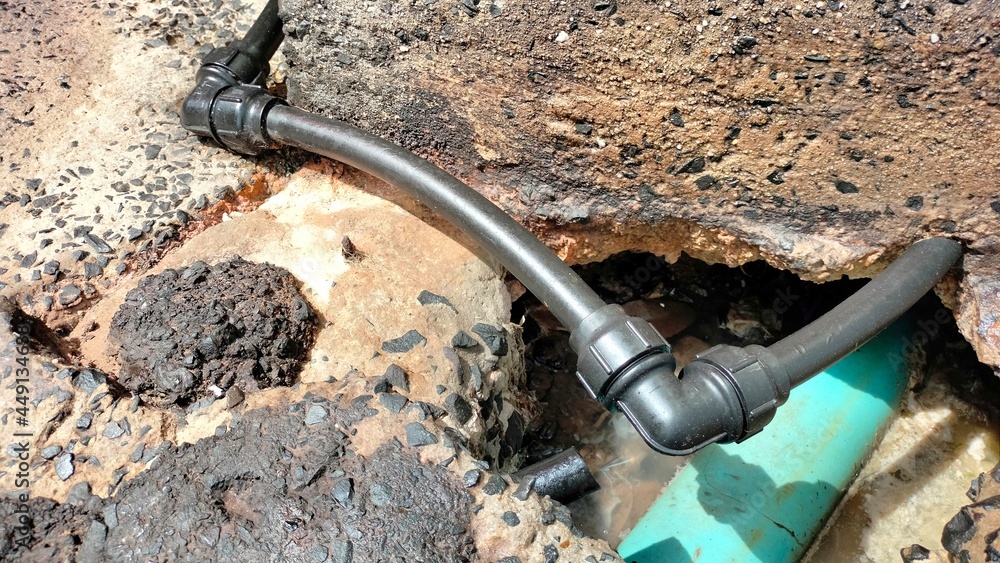 Foto Stock Elbows of plumbing pipes. PB elbow black 90 degree locking ...
