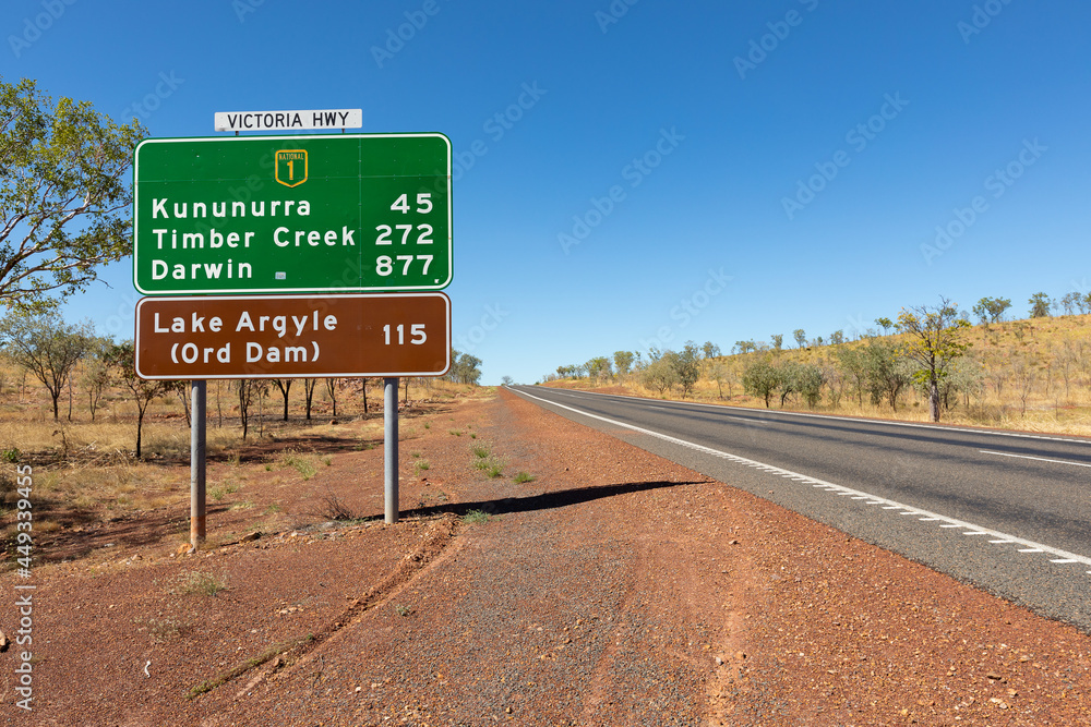roadside view of road sign near Kununurra on the Victoria Highway Stock ...