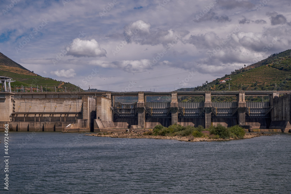 Water Lock for Cruise Boats Navigation in Régua Dam - concrete gravity ...