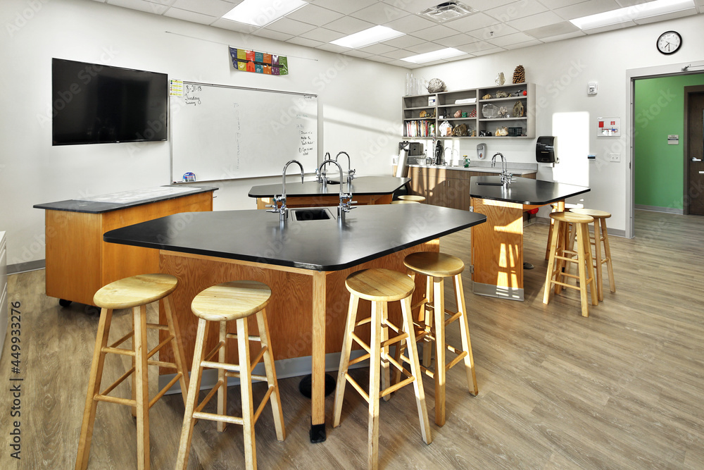 Modern school science lab classroom with barstool seating Stock Photo ...