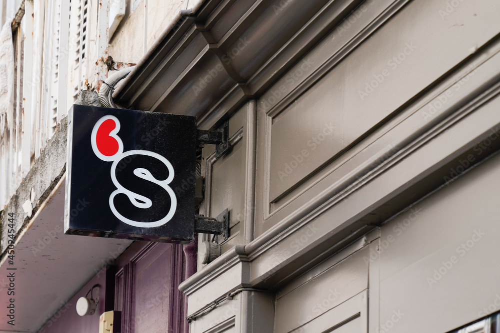 Lolly’s candy bar sign text and brand logo shop Candy chocolate and ...