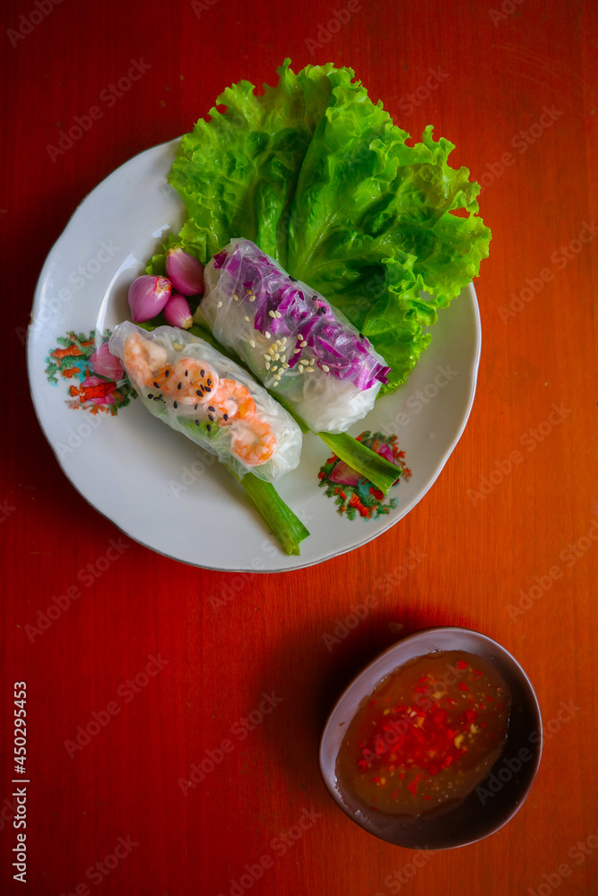 "Goi cuon is a traditional spring roll from Vietnam (Vietnamese food ...