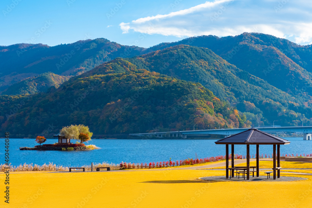 Autumn in Japan. Autumn in Kawaguchiko. Landscape Of Lake Kawaguchiko ...