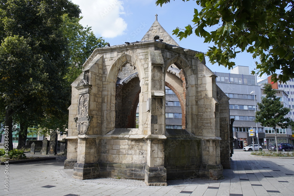 Foto de St. Nicholas' Chapel was a chapel in the German city of Hanover ...