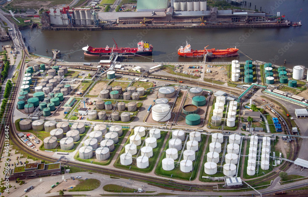 Tanklager im Hamburger Hafen Treibstoff Hamburg, Hafen Luftbild Stock ...