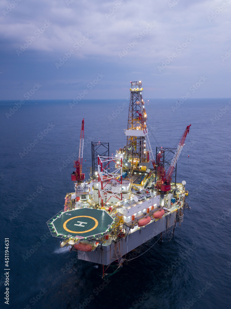 Offshore Jack Up Rig in The Middle of The Sea During Storm for ...