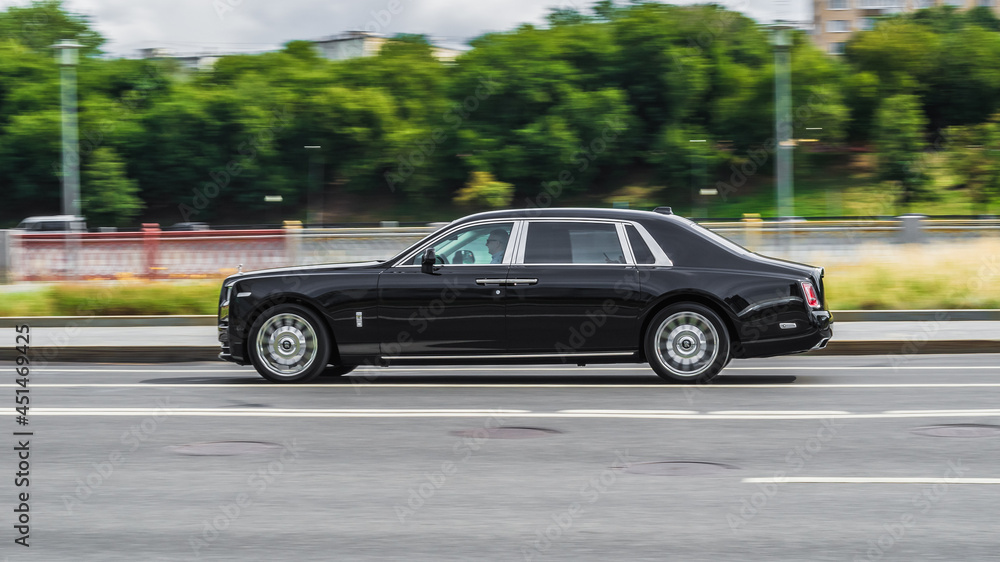Phantom Extended is a special variant of the Rolls Royce Phantom which ...