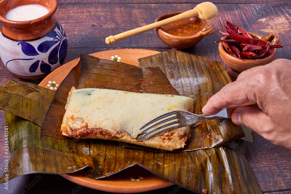Comida típica mexicana, Tamales veracruzanos o jarochos, preparados con ...