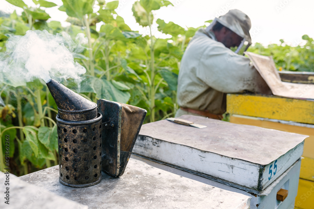 Beekeeper Smoke