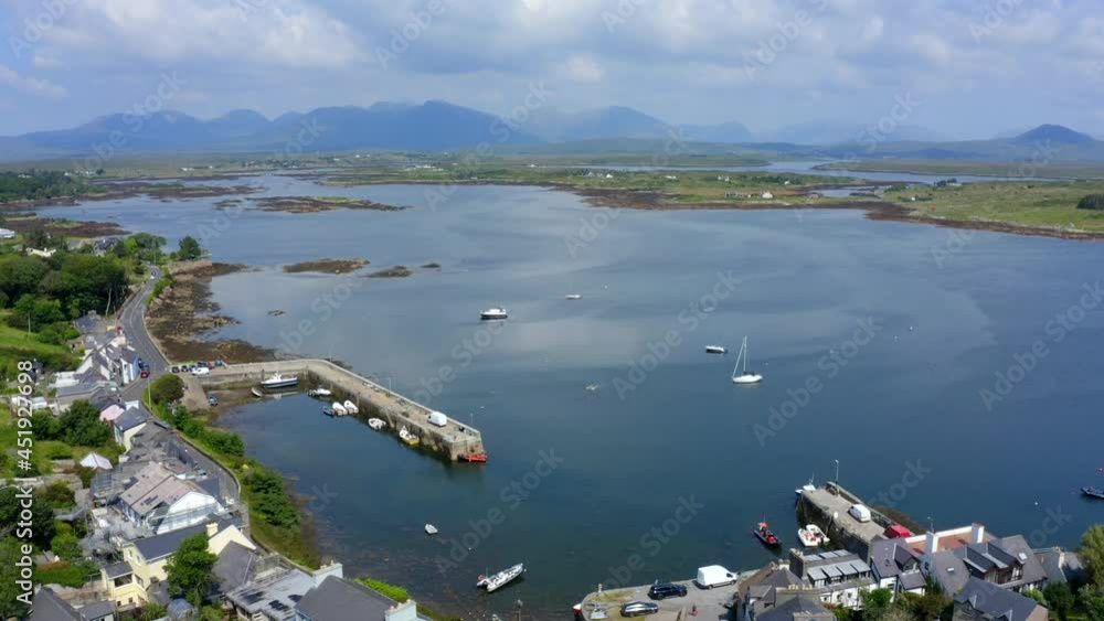 Vidéo Stock Roundstone village, Connemara, County Galway, Ireland, July ...